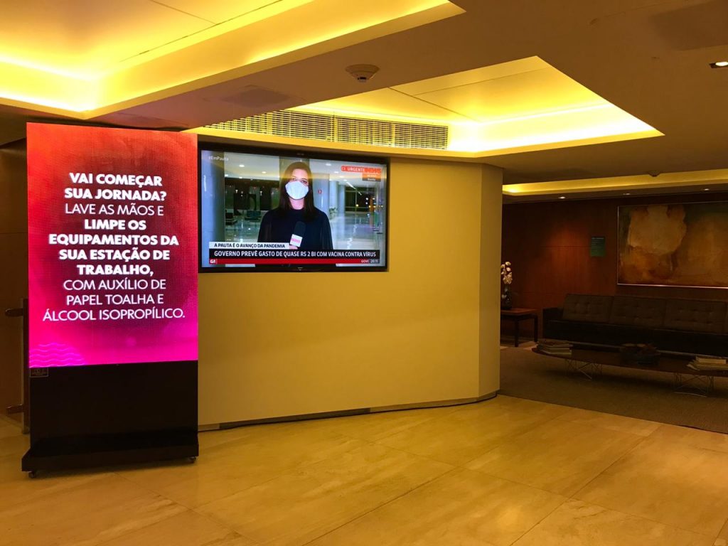 Painel De Led Indoor para Empresas — LED10